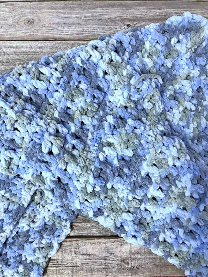 Blue Green Tideway Super Chunky Crochet Blanket Pattern to Make - A ...